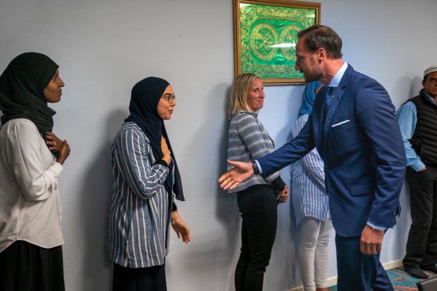 The truth behind Crown Prince Haakon’s handshake with Muslim women at ...