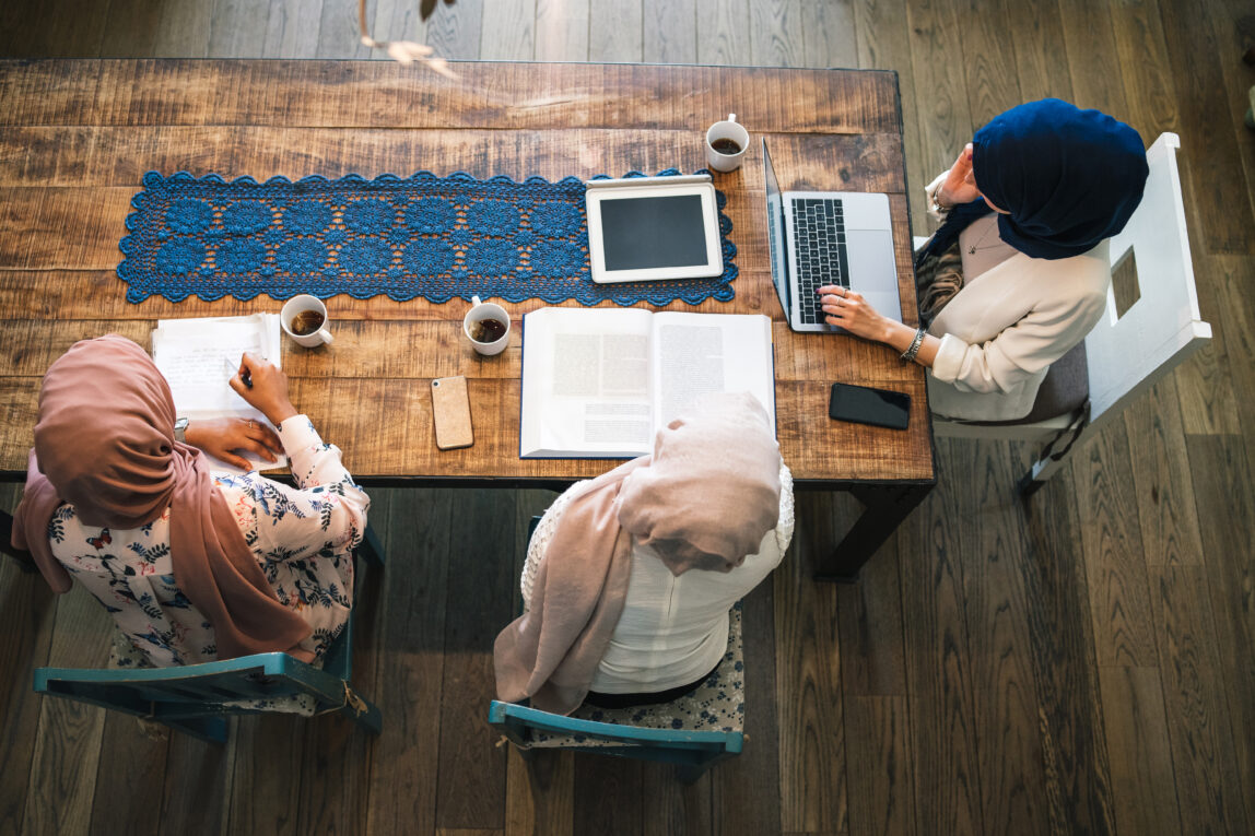 Five Hadith On Supporting Orphans | The Muslim Vibe